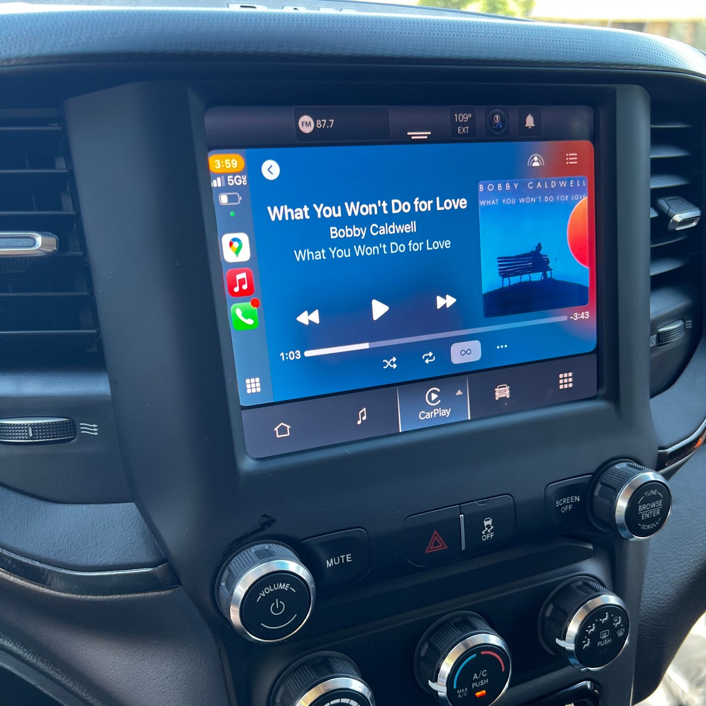 2019–2024 RAM UBD Uconnect 5 8.4″ Touchscreen Upgrade Kit | Wireless ...